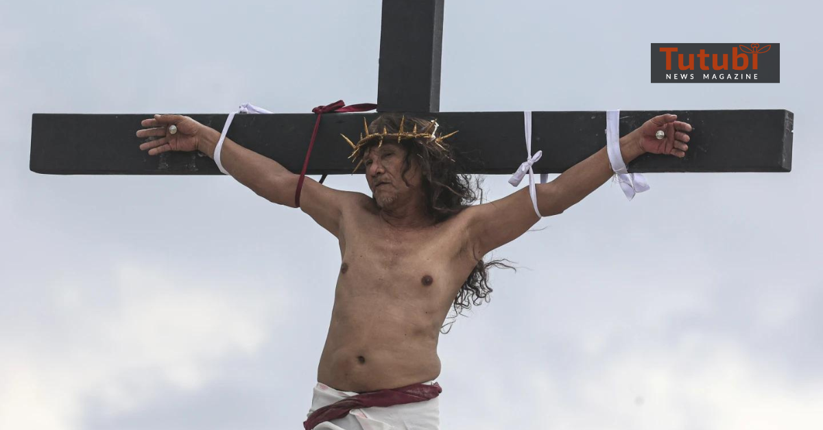 A 63-year old man endures 35th crucifixion for global peace prayers on ...